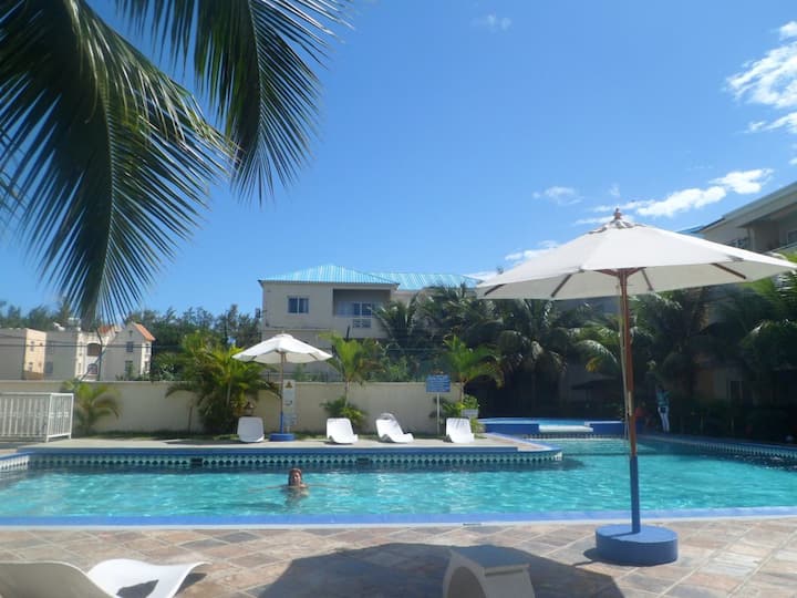 Apartment With 3 Bedrooms In Flic En Flac, With Wonderful Sea View, Po - Mauritius