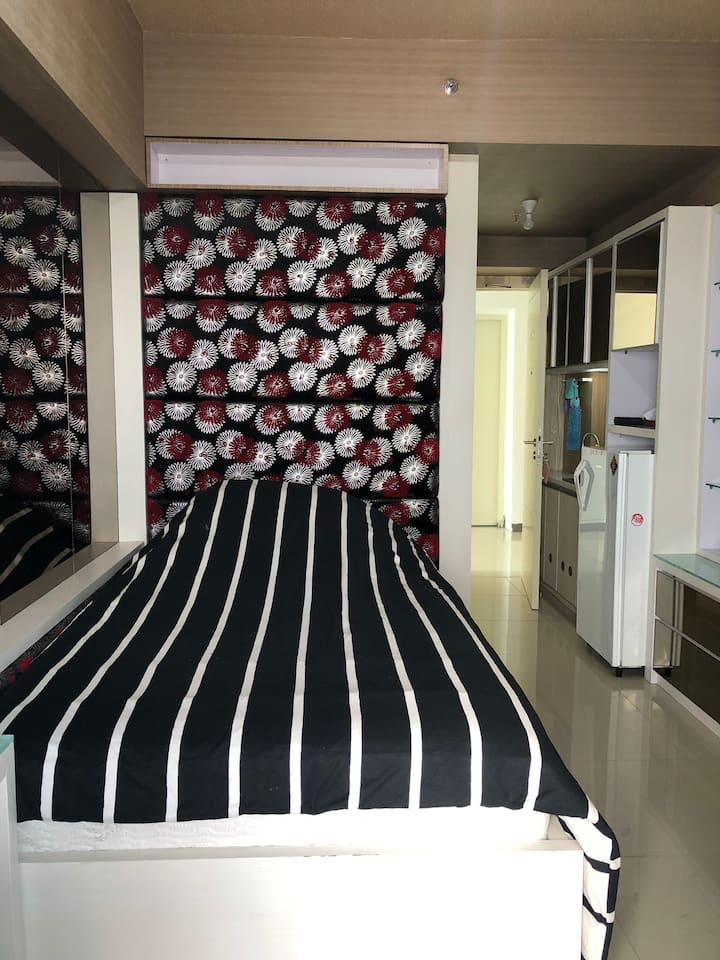Cozy Studio Apartment @Tanglin Tower-pakuwon Mall - 수라바야