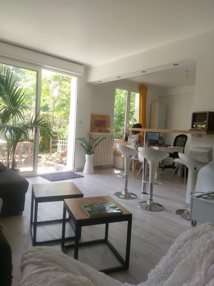 Rez De Jardin Lumineux Et Calme Au Coeur De Ville - Montpellier