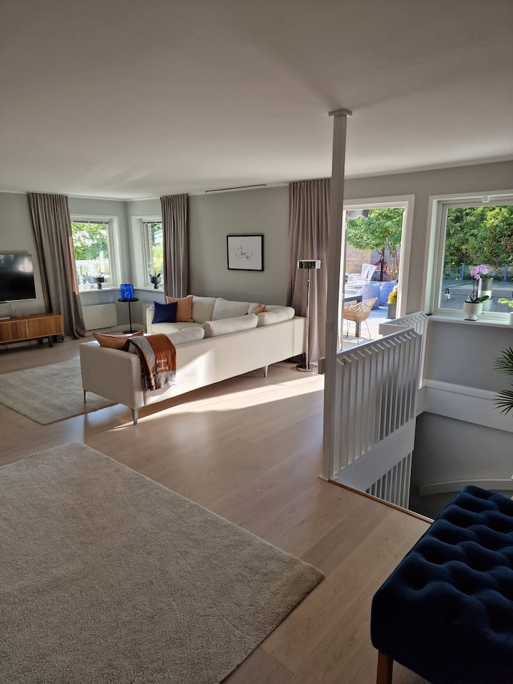 Villa Med Pool & Nära City, Skärgård Och Badsjöar - Schweden