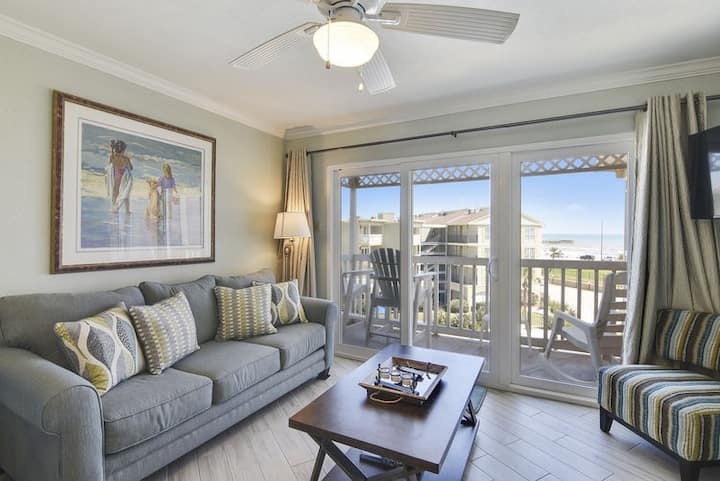 Ruffing It! Beachfront! Sleeps 6! On Seawall! - Moody Gardens, Galveston