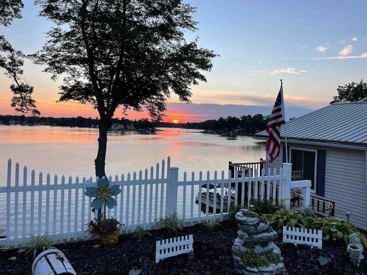 Pine Lake Vacation Rentals & Homes - Prairieville Township, MI | Airbnb