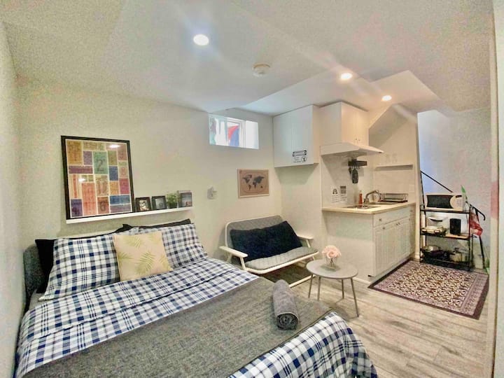 Cozy Basement Studio - 2 Min To Victoria Subway - Toronto