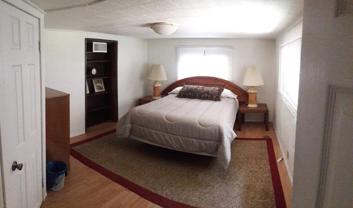 *Cowboys Rm W/tempurpedic Queen Bed, Access 24/7 - Norman, OK