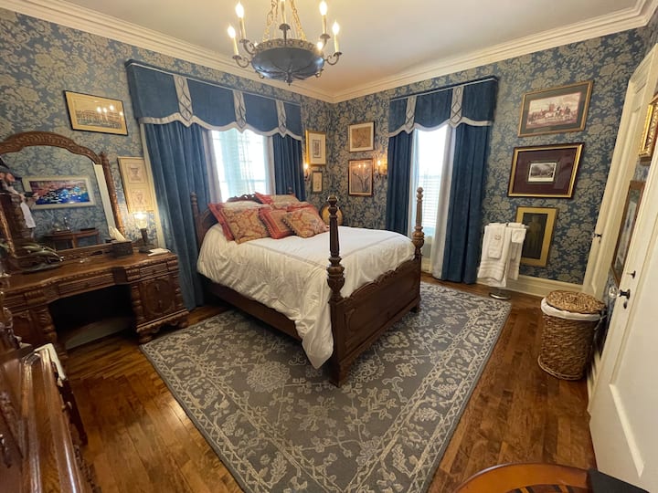 The Harrison House Blue Room - Wichita Falls, TX