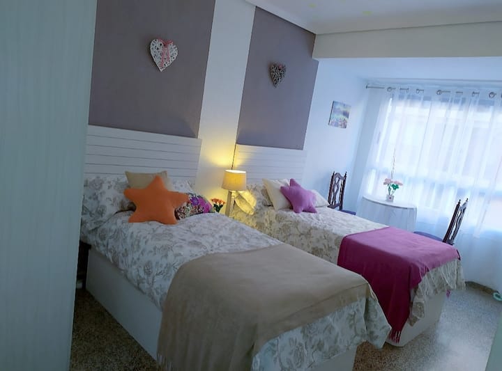 Habitación Doble En Piso Céntrico. - Valencia