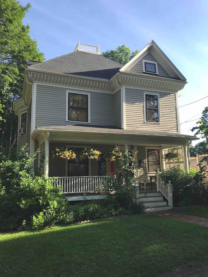 Charming Victorian Home In Desirable Boston Suburb - Lake Cochituate, MA