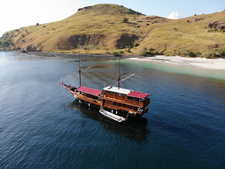 Vidi Liveaboard - Superior Phinisi - Labuan Bajo
