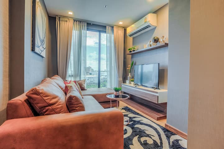 Chiang Mai Condo • Wi-fi + Workspace Near Bazaar - Chiang Mai, Thailand