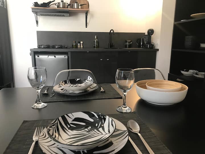 Sfeervolle Kamer In Een Voormalige Wijnboerderij. - Ardèche