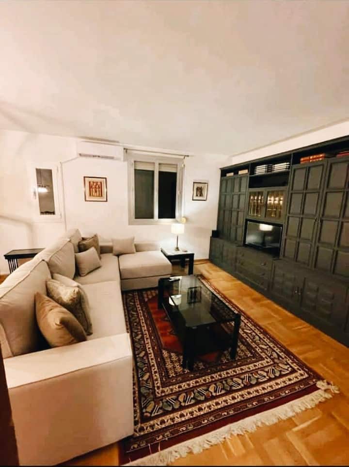 2-bedroom Condo Next To Royal Palace - Madrid
