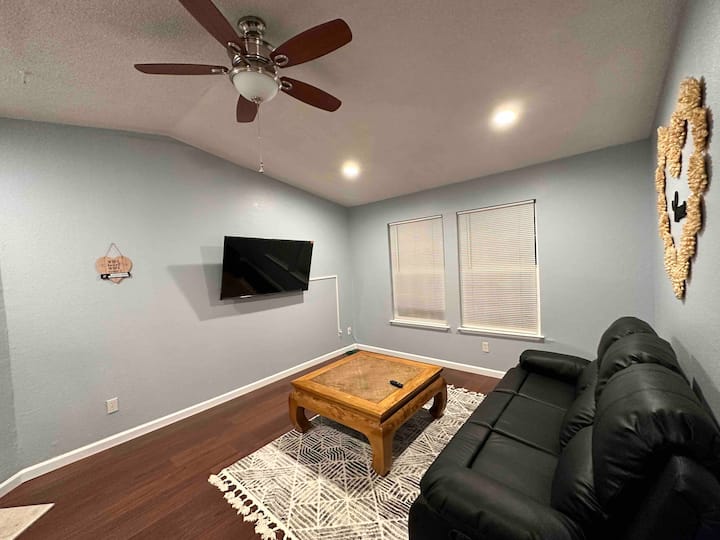Renovated 2bd/2ba Near Delta Shores 1 - Sacramento