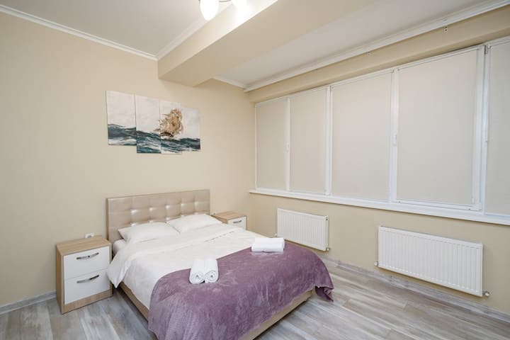 Ultra Central One Bedroom Apartment - キシナウ