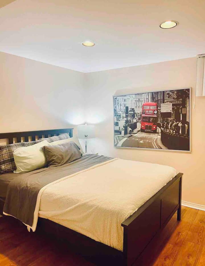 Large 1 Bedroom Suite Apartment At Richmond Hill - Aurora