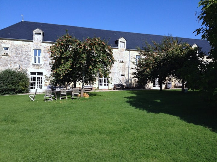 Demeure Du 17ème Siècle : Gîte 160 M2,  La Grange - Falaise
