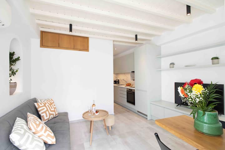 The Mykonos Town Bougainvillea Holiday Home - Mykonos