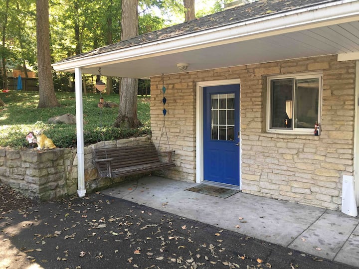 Cottage By The Creek On The Compound - Dayton, OH