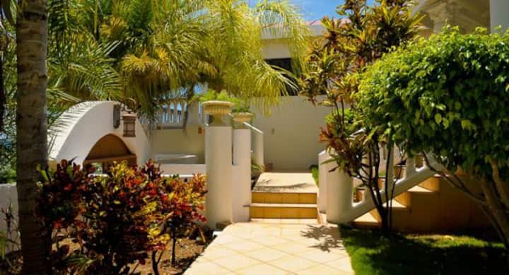 Villa Elegante Overlooking The Ocean - Anguilla