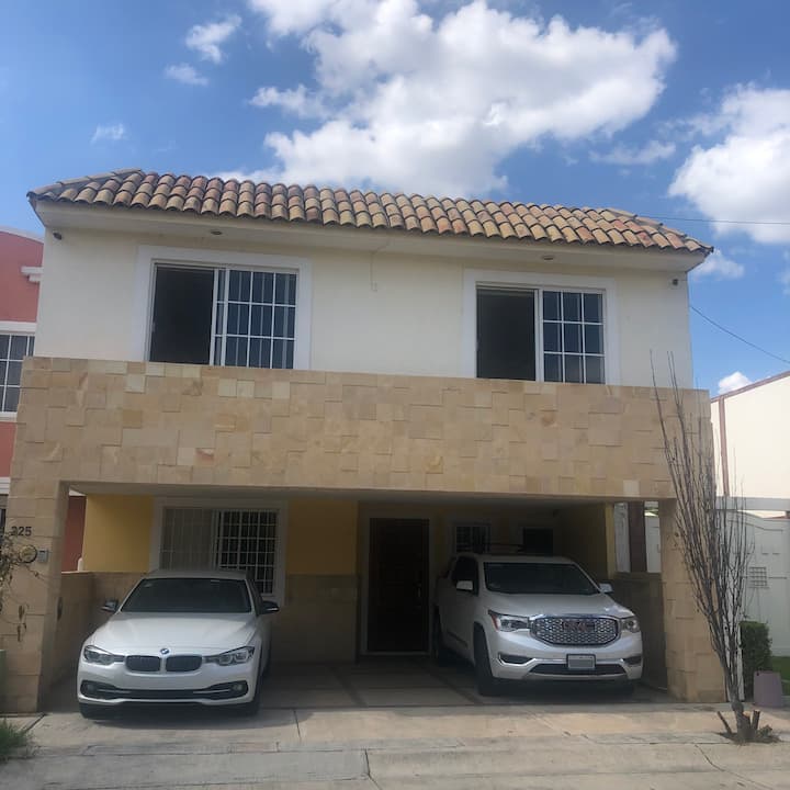 Casa , Equipadisima, Magnífica Ubicación , Segura. - León