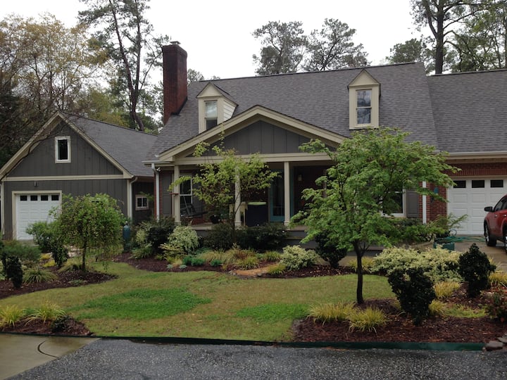 Garden Retreat ,Pool, Home, 20 Min. To Raleigh, - Splash Pad, Fuquay-Varina
