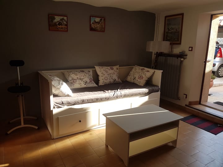 Loue  Appartement Sous Villa - La Bouilladisse
