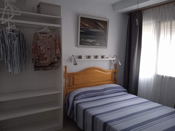 Habitación Doble Cerca De La Playa Victoria. - Cádiz
