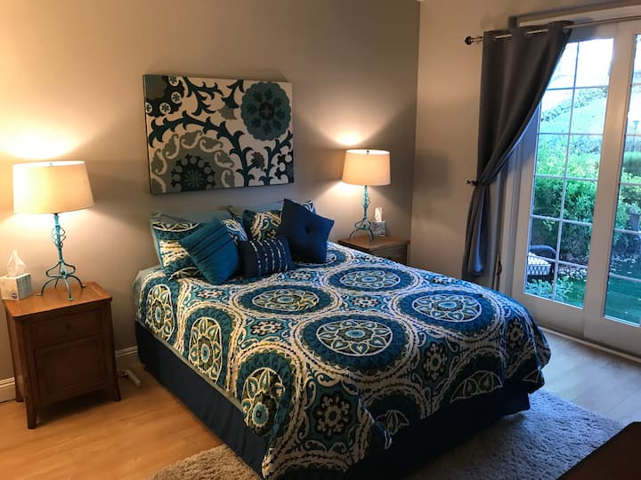 Private Entry Master Suite In Heart Of Temecula! - Temecula, CA