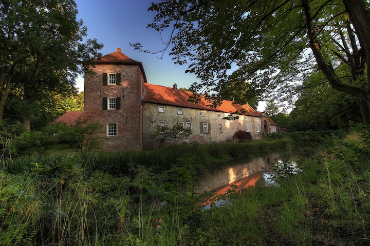De Schüünte - Ferienwohung In Der Burg Berum - Norden