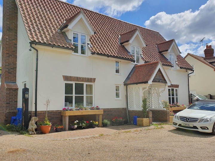Large King Size Room Quiet Tv Wi-fi - Ipswich