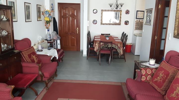 Family Friendly Apartment By Beach Sleeps 6 - Ares