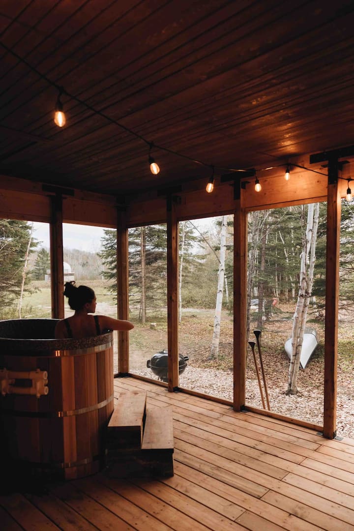 Micro Cabine, Bord De Rivière, Spa, La Forestière - La Tuque