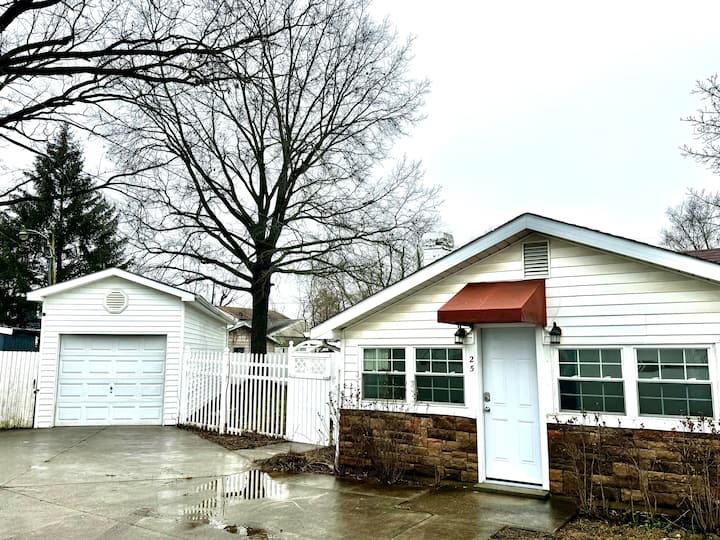 Charming Cottage | Close To Lake | Firepit & Games - Lost lands festival