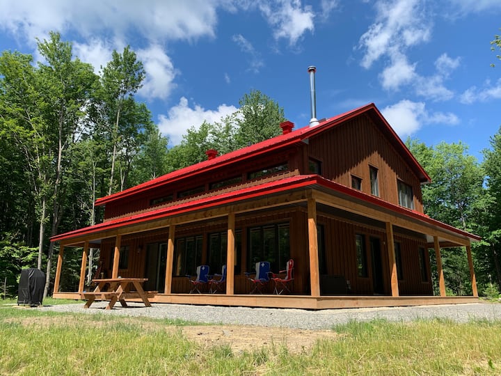 Spacious Forest Escape | Open Living + Fireplace - Sutton