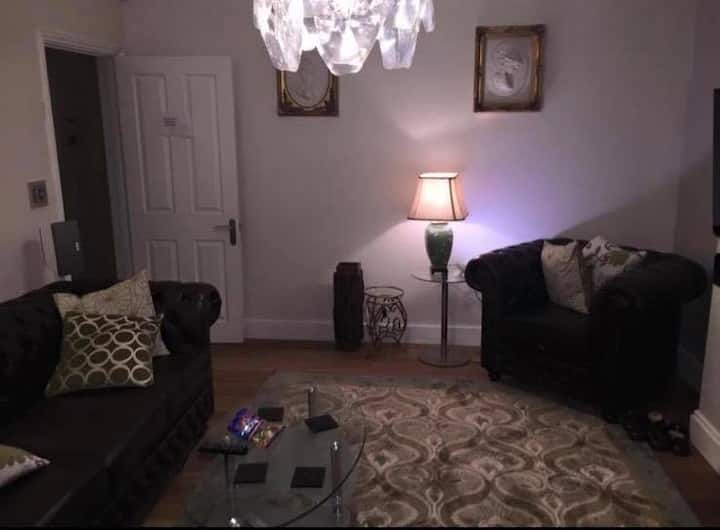A Double Bedroom In Lewisham - London