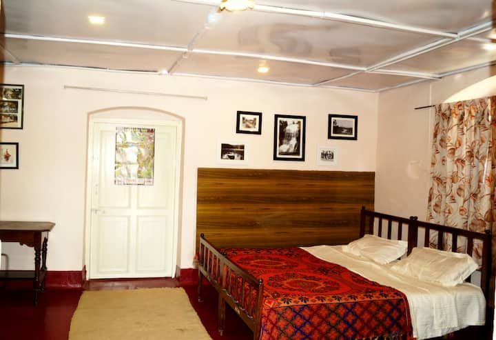 British Heritage Room Near The Lake. - Kodaikanal