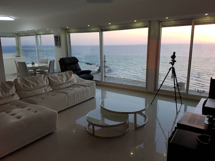 Luxury On The Sea - Israel