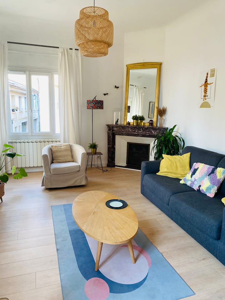 Joli Appartement Intra-muros Avec Terrasse. - Avignon