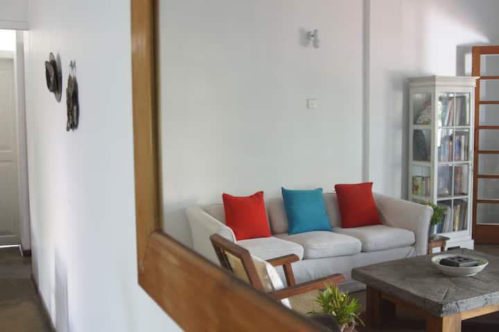 Colombo 7 Charming White Room - Colombo