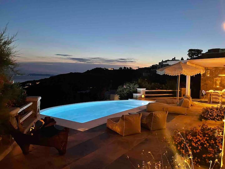 Sunset View, Luxurious 3bed-3bath & A Private Pool - Mykonos