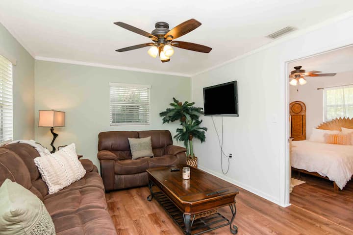 The Beachy Boho House☀️🌊🌴 - Cocoa, FL