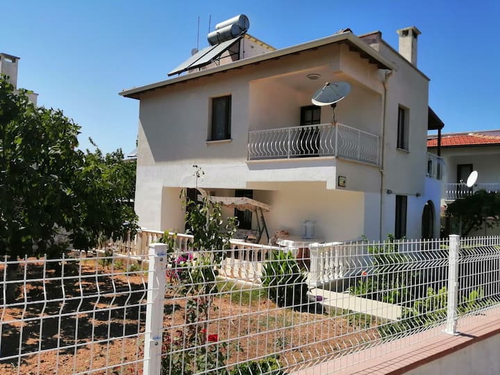 Ayvalik Deni̇ze 100m Yakinlikta Müstaki̇l Vi̇lla - Ayvalık