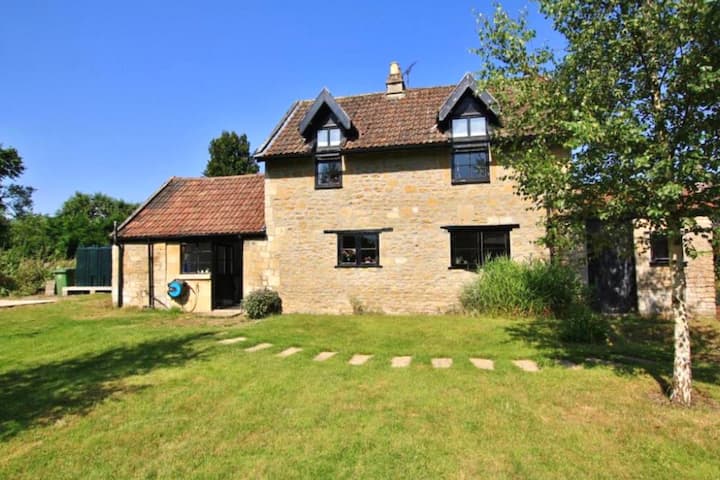 Cosy Country Cottage Nestled In Bath's Countryside - Bath