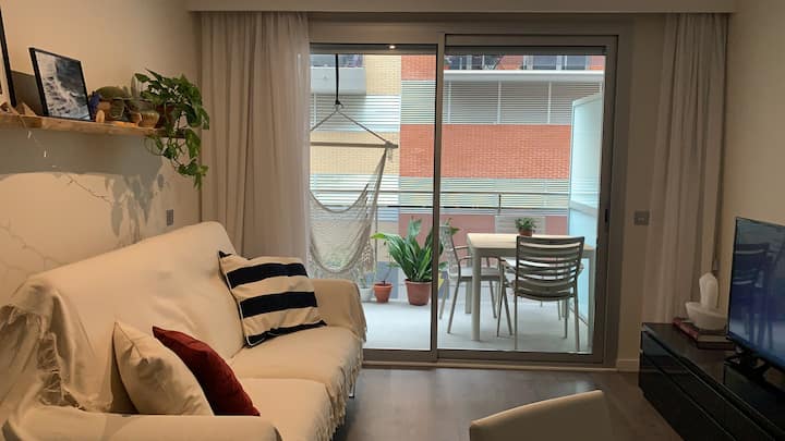 Cozy And Modern Apartment 10 Min Walk To Beach - Tarragona, España