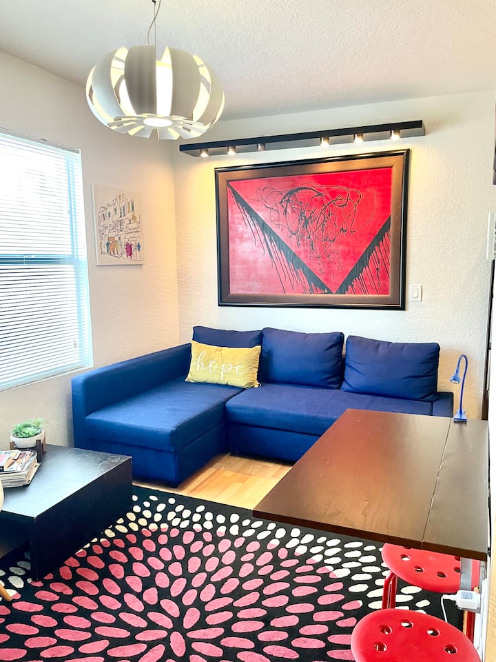 1 Bed Apt. A Block From The Beach - Miami Beach, FL