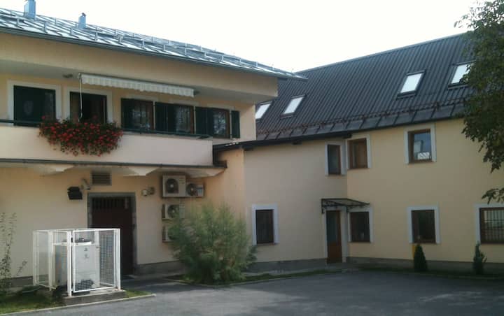 Amazing Apartment In The City Of Nikola Tesla - Gospić