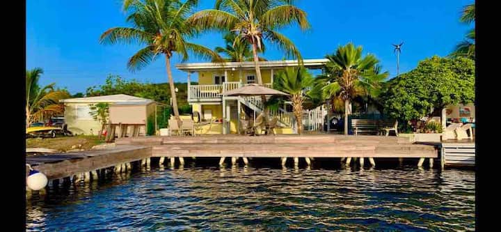 Villa Caney Culebra
-Beautiful Deck-private Dock- - Culebra