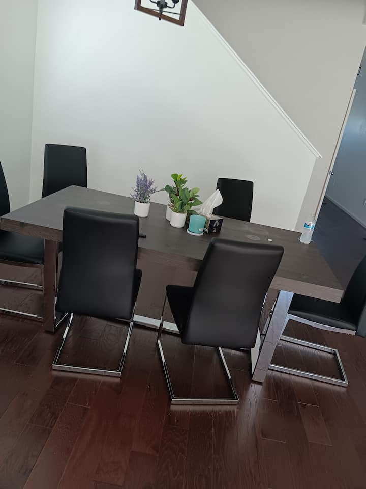 Beautiful Quen Bed Central Area - Denver, CO