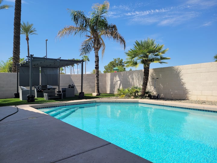 Great Outdoor Space, Pool, Near Downtown Gilbert! - Gilbert, AZ