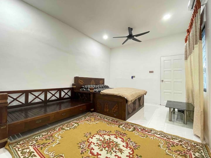 Homestay Villa Wawa - With Swimming Pool - Johor Bahru