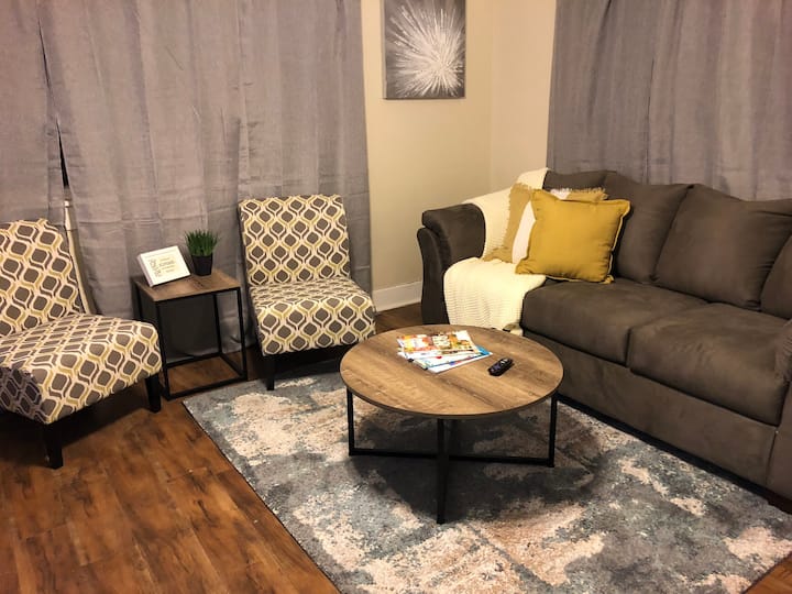 Charming, Private Capitol View Apartment A - Little Rock, AR